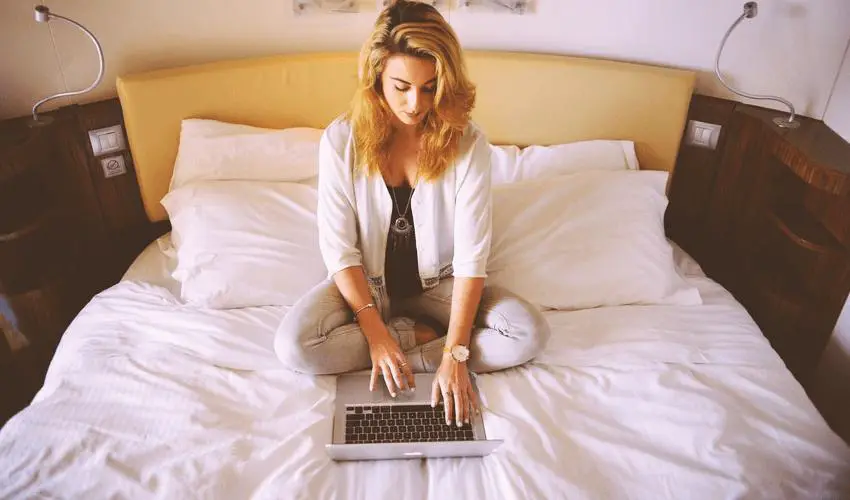 Facebook Will Soon Show You In Real Time If Someone s Writing A Comment