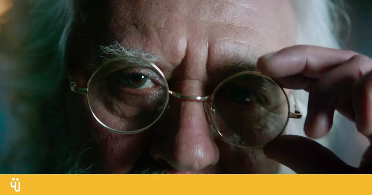 This KFC Ad Reveals What Santa Does The Rest Of His Year